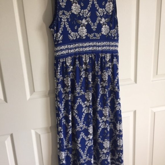 Max Studio | Dresses | Max Studio Blue Floral Midi Dress Nwt | Poshmark